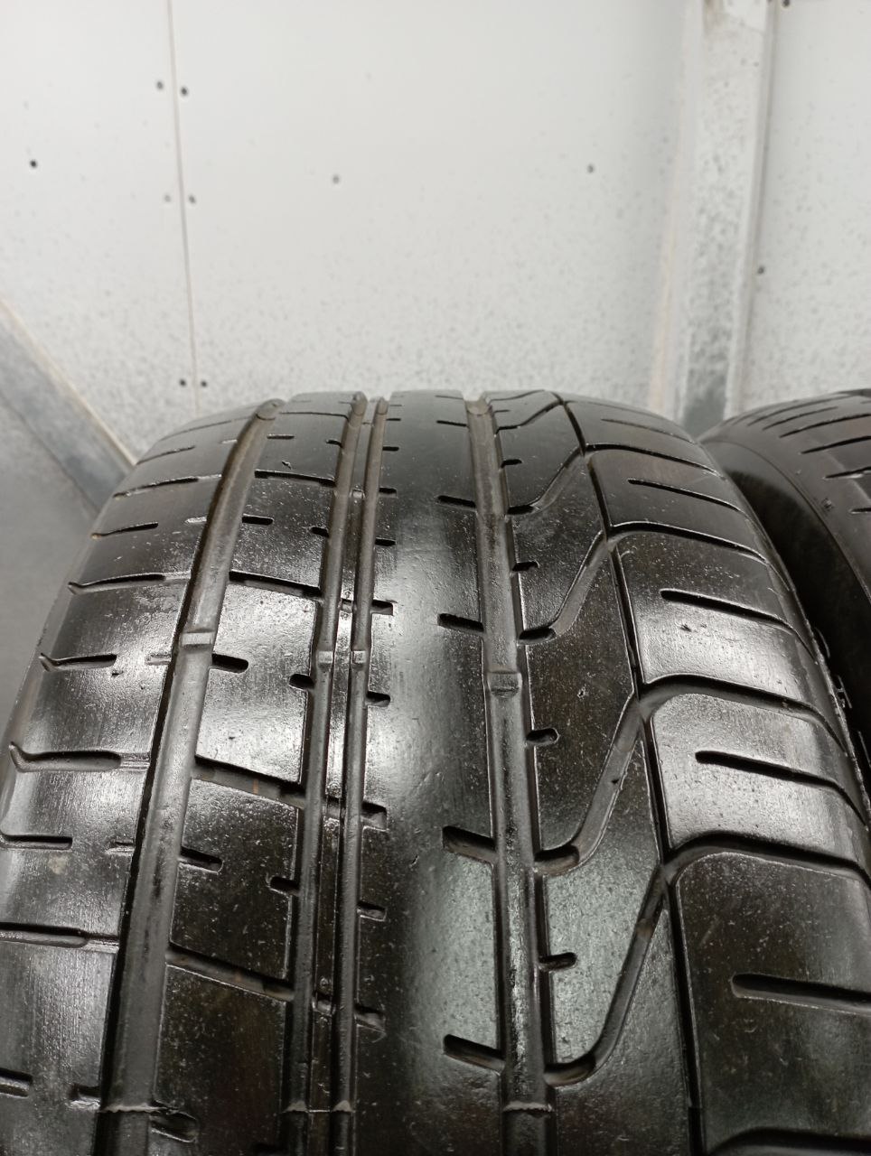 БУ шины Pirelli P Zero 255/45 R19 - 9000 руб за 2 шт